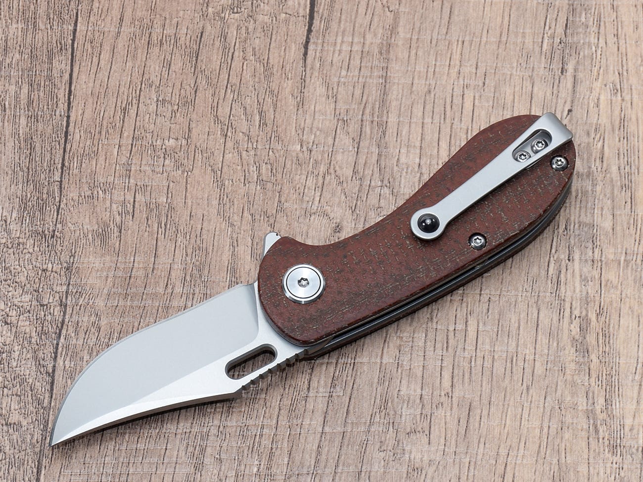 How To Close A Pocket Knife Safely: A Step-by-Step Guide | HT Pocket Knife
