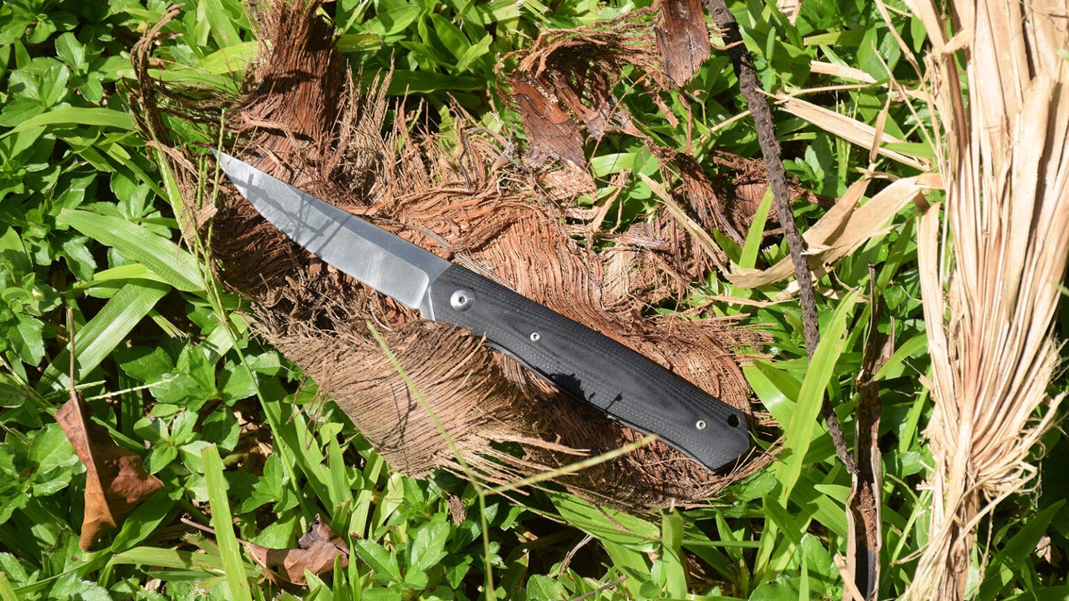 The Ultimate Guide To Wrapping A Knife Handle With Paracord: Step-by ...