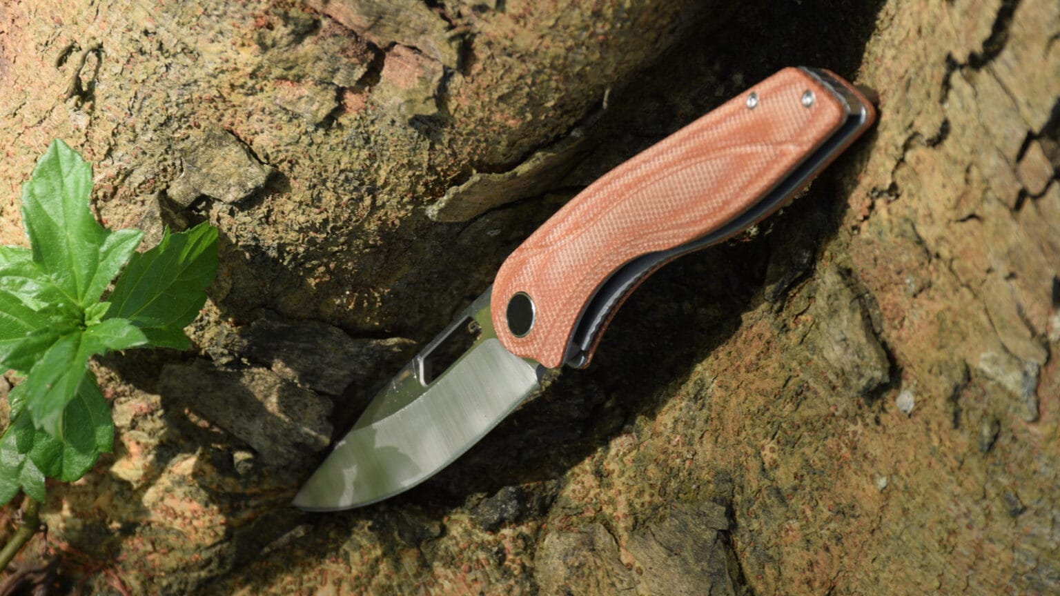 Understanding The Liner Lock: The Most Common Lock Mechanism | HT ...